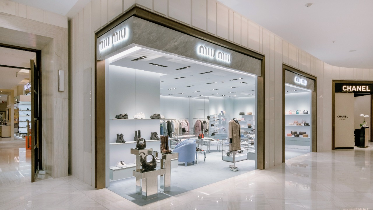 Miu Miu conquista CDMX entre sus bolsos insignia y un sueño de ...