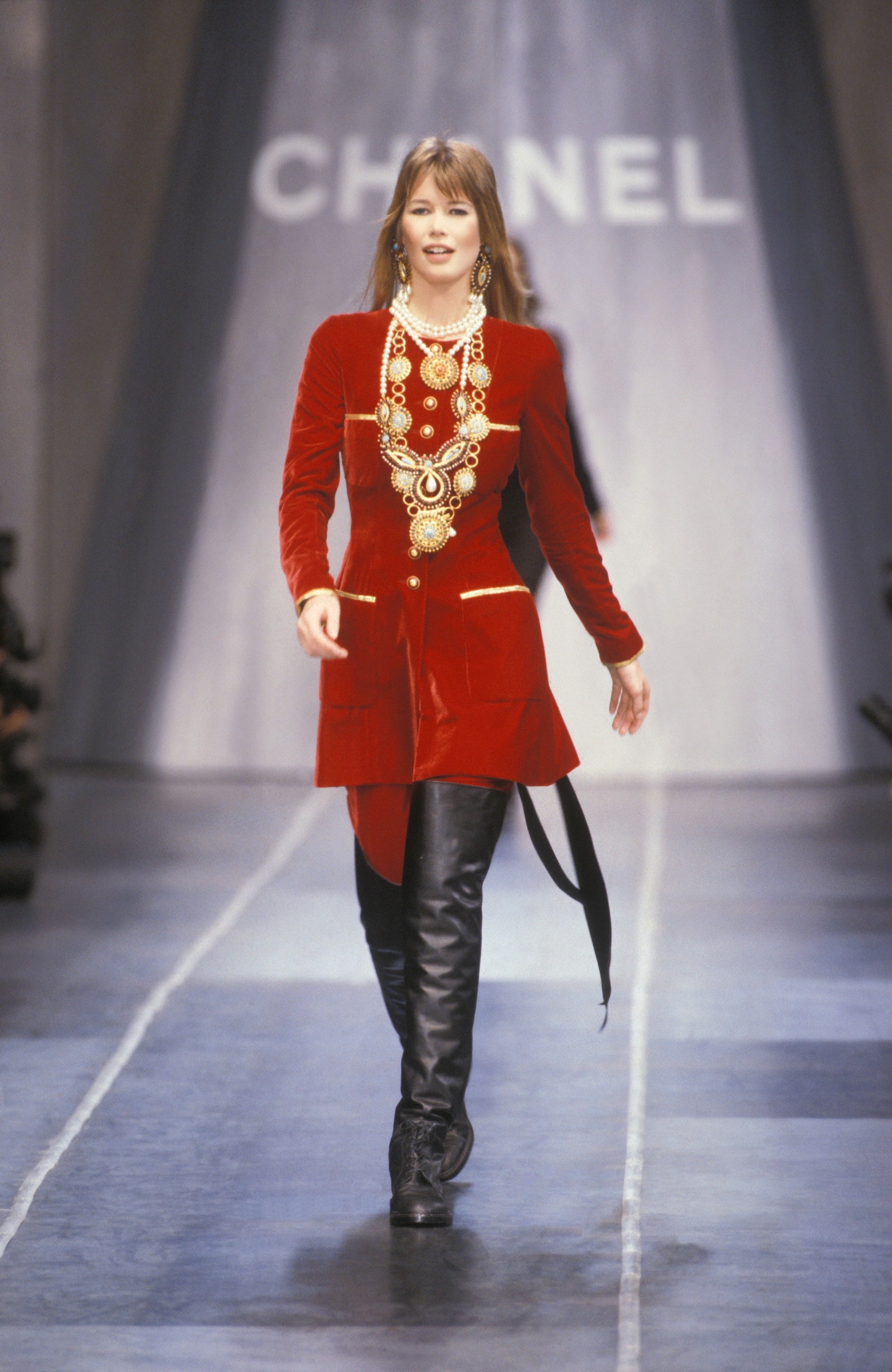 La historia de las botas Chanel de Andy Sachs en "El Diablo Viste a la ...