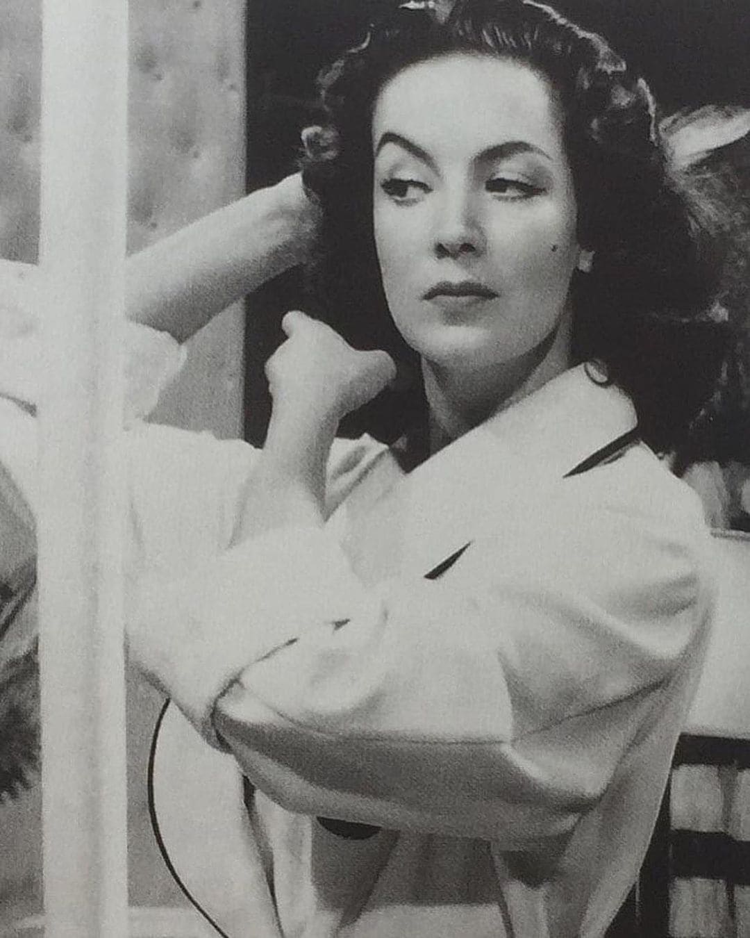 María Félix y su vestido de novia en su boda con Jorge Negrete - Marie ...