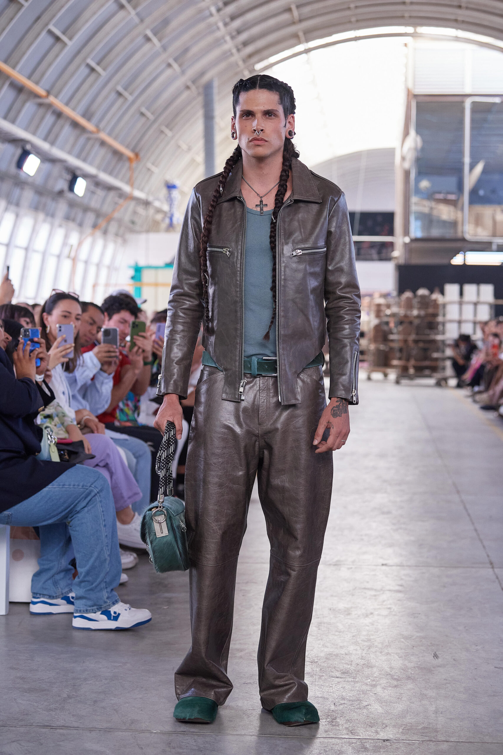MBFW Jalisco: Toronero presenta "Éxodo AW 23" - Marie Claire México