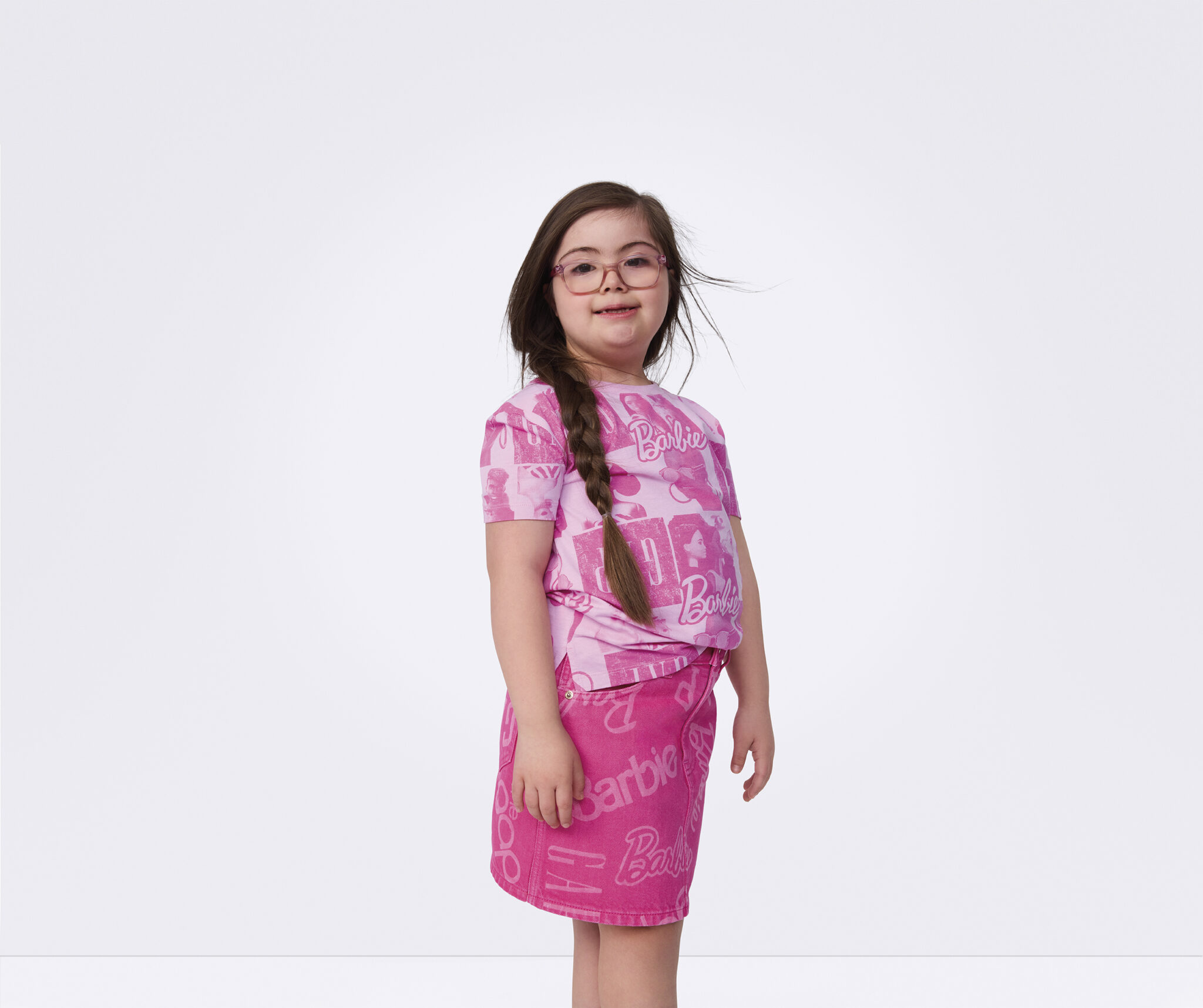 GAP x Barbie, la colección que rinde homenaje a nuestra muñeca favorita ...