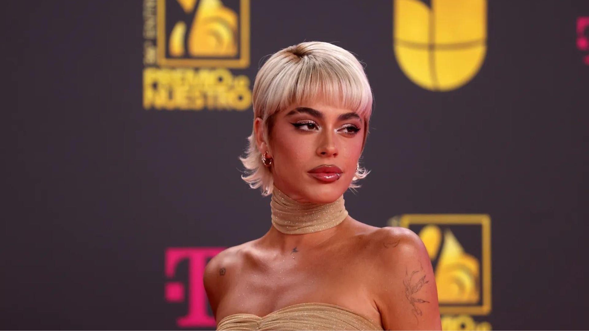 Tini Stoessel con un pixie cut en los Premios Lo Nuestro 2024