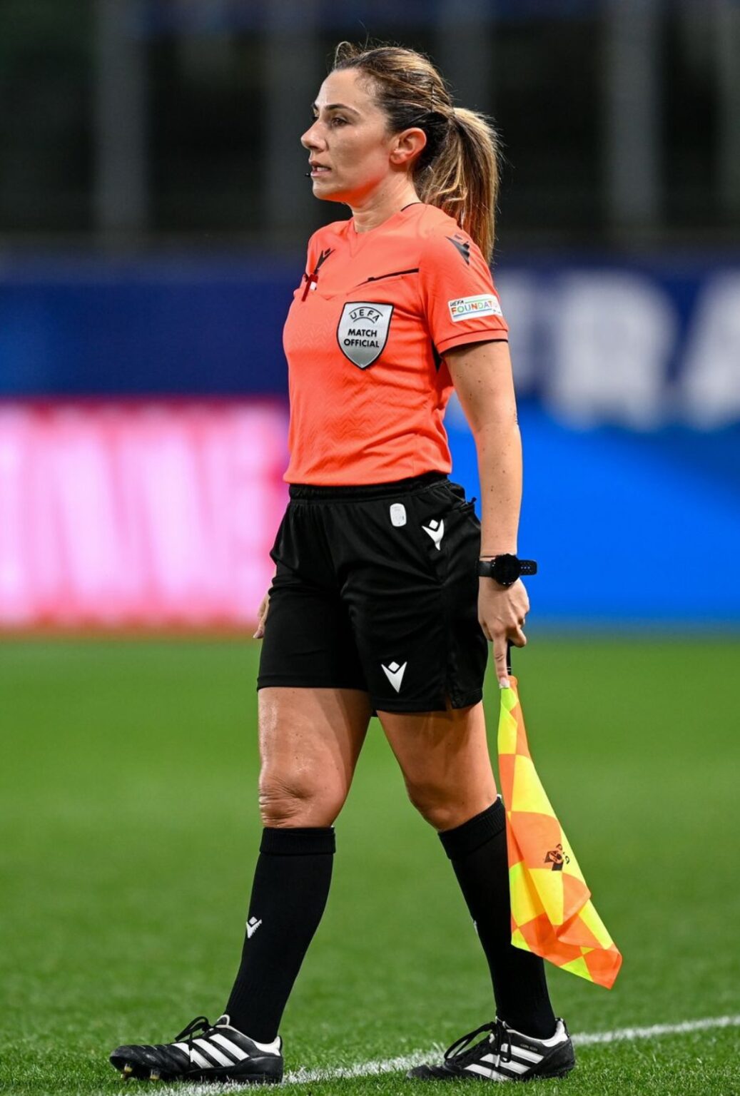 Tres mujeres hacen historia al arbitrar un partido de la Serie A de ...