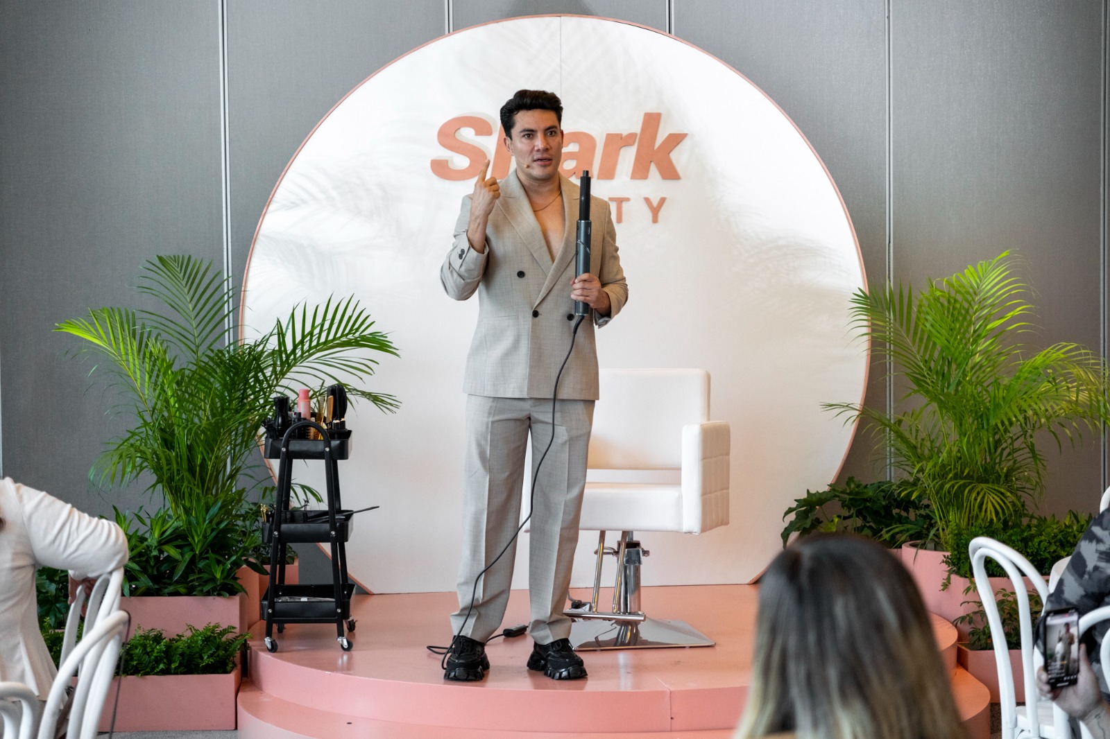 Víctor Guadarrama nos enseña cómo conseguir un cabello increíble con la ...