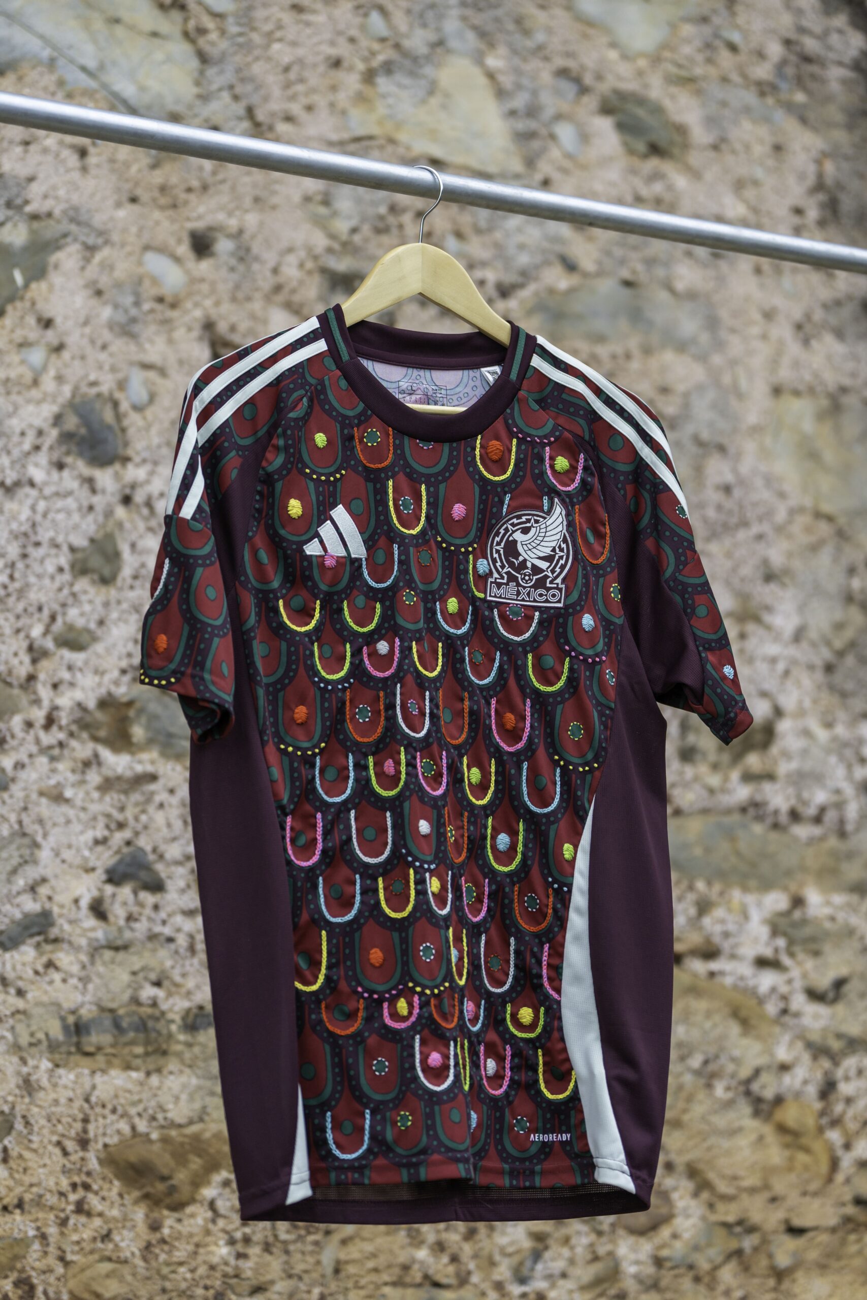 Adidas y Someone Somewhere pintan de colores a la Selección Mexicana ...