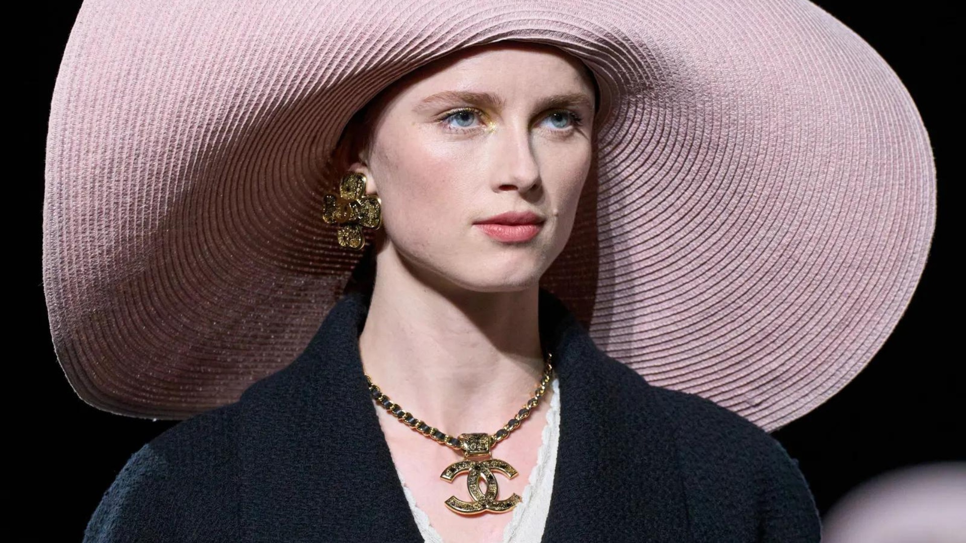 Recordando los mejores shows de Virginie Viard en Chanel - Marie Claire ...