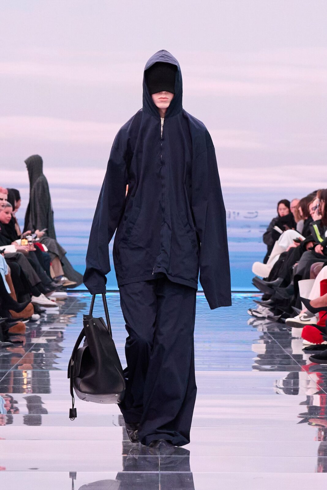 Colores de moda 2025 mujer: Tendencia del año