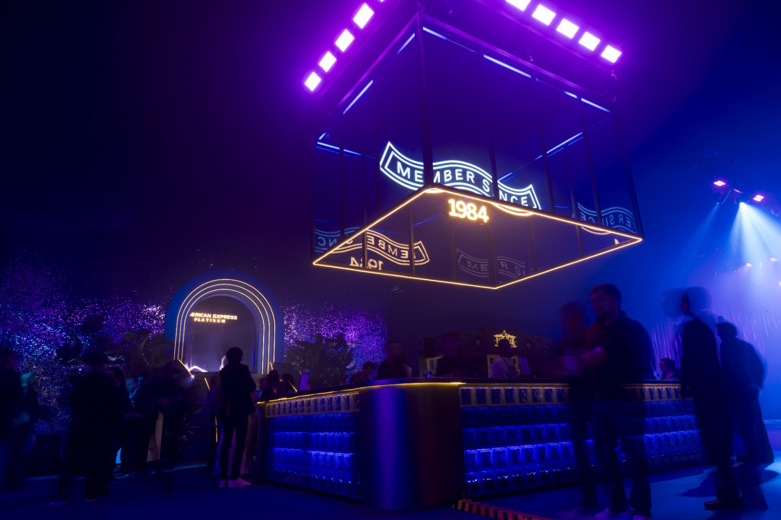 Phoenix celebra los 40 años de The Platinum Card American Express ...