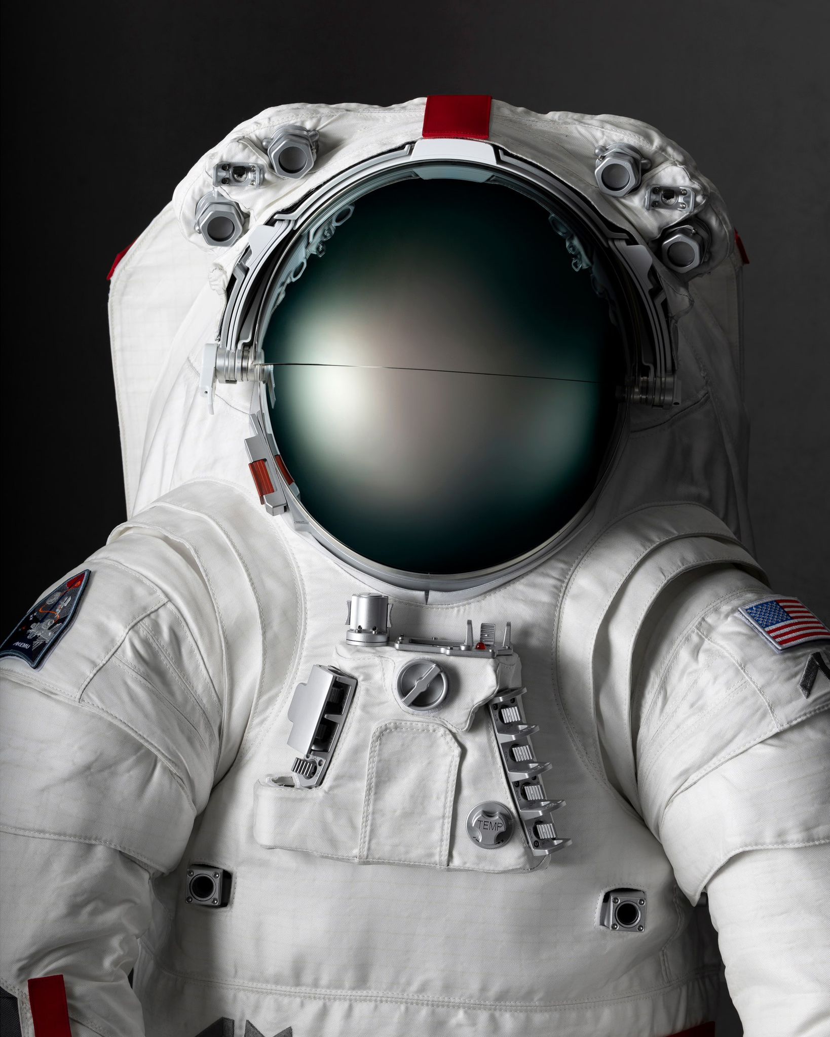 Prada diseña traje espacial junto a Axiom Space