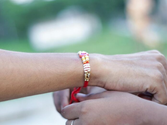 ¿Cuál es el significado de una pulsera roja?