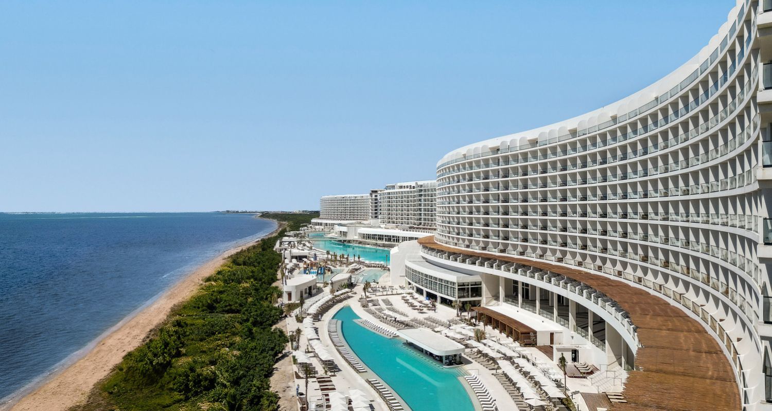 ¿Un hotel inspirado en un crucero? Descubre el 'lujo todo incluido' en ...