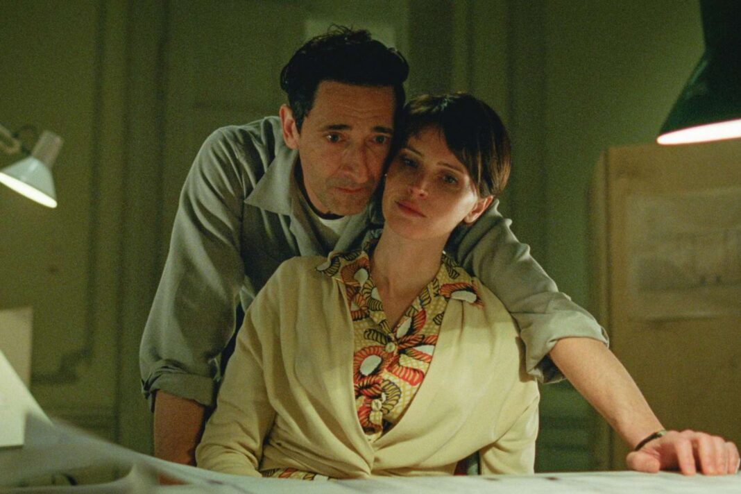 Felicity Jones: Biografía y filmografía de la actriz británica