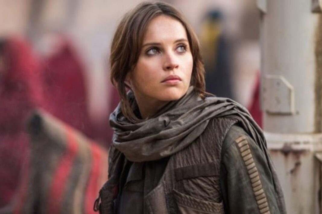 Felicity Jones: Biografía y filmografía de la actriz británica