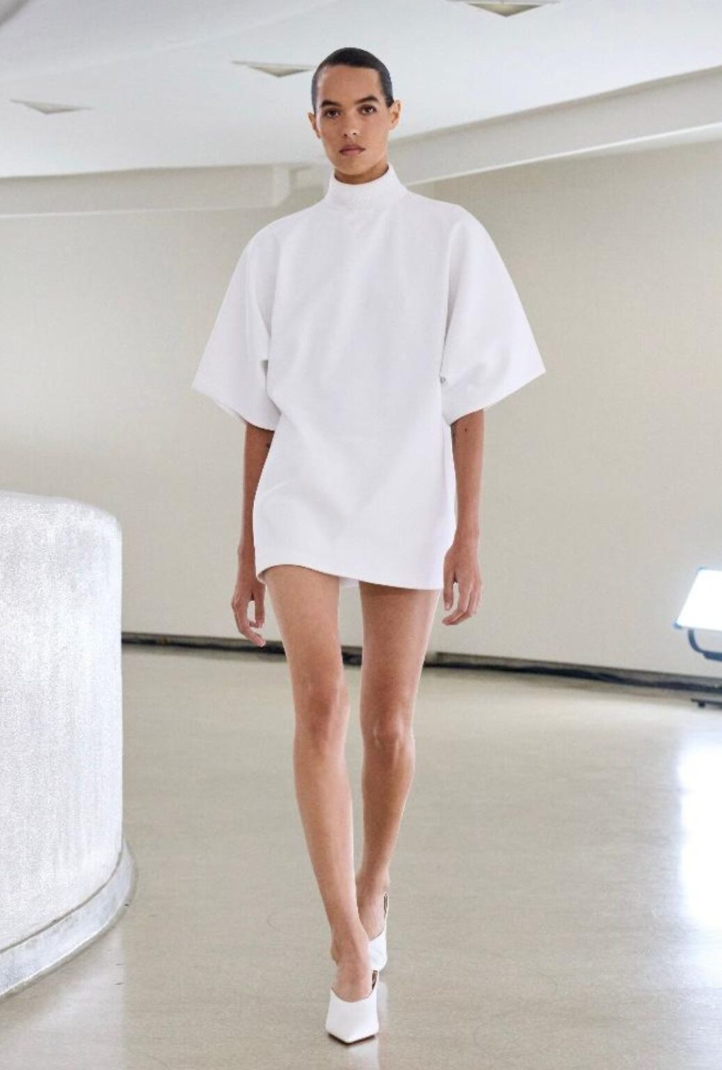 Moda primavera-verano 2025: tendencias y colores en auge