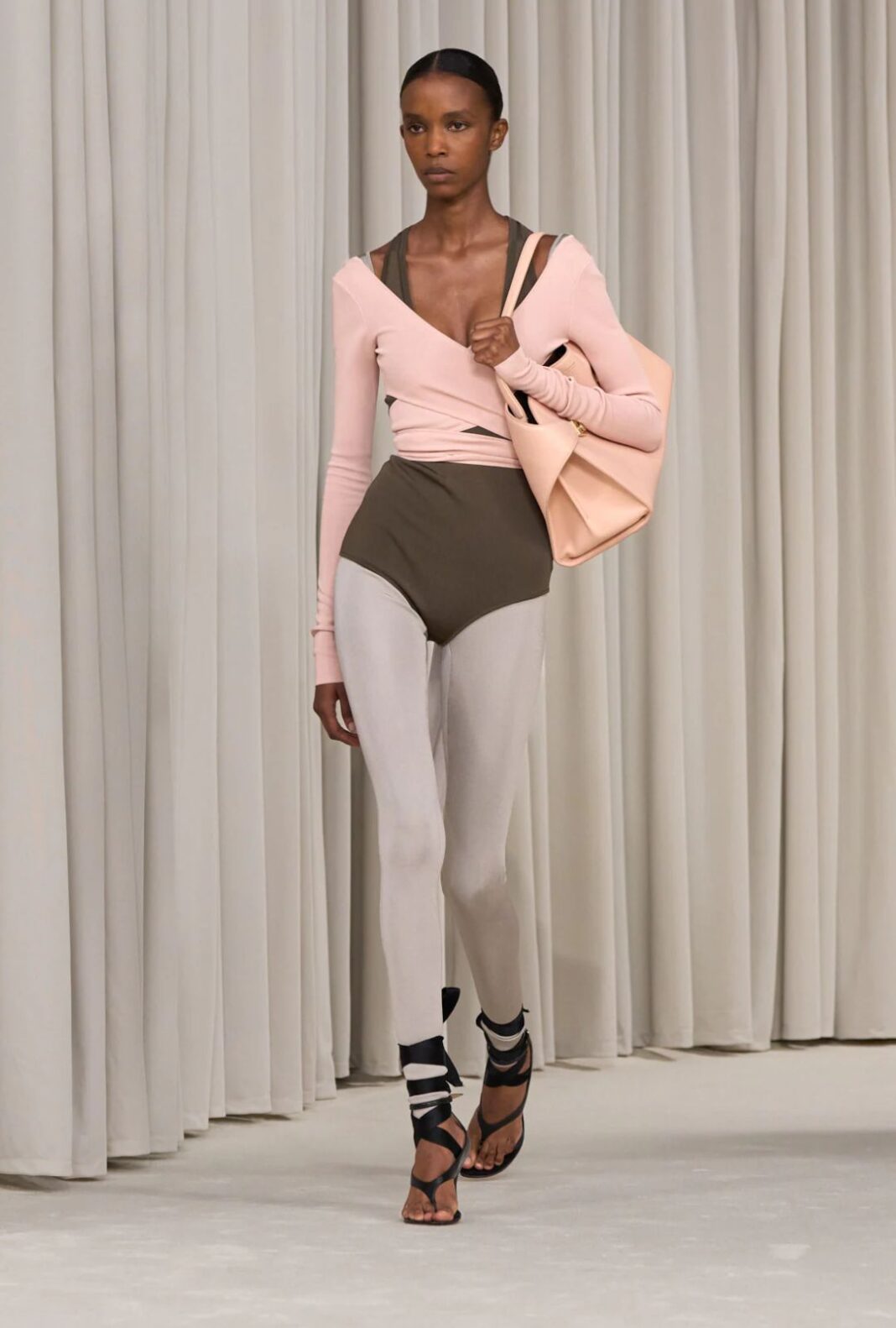 Moda primavera-verano 2025: tendencias y colores en auge