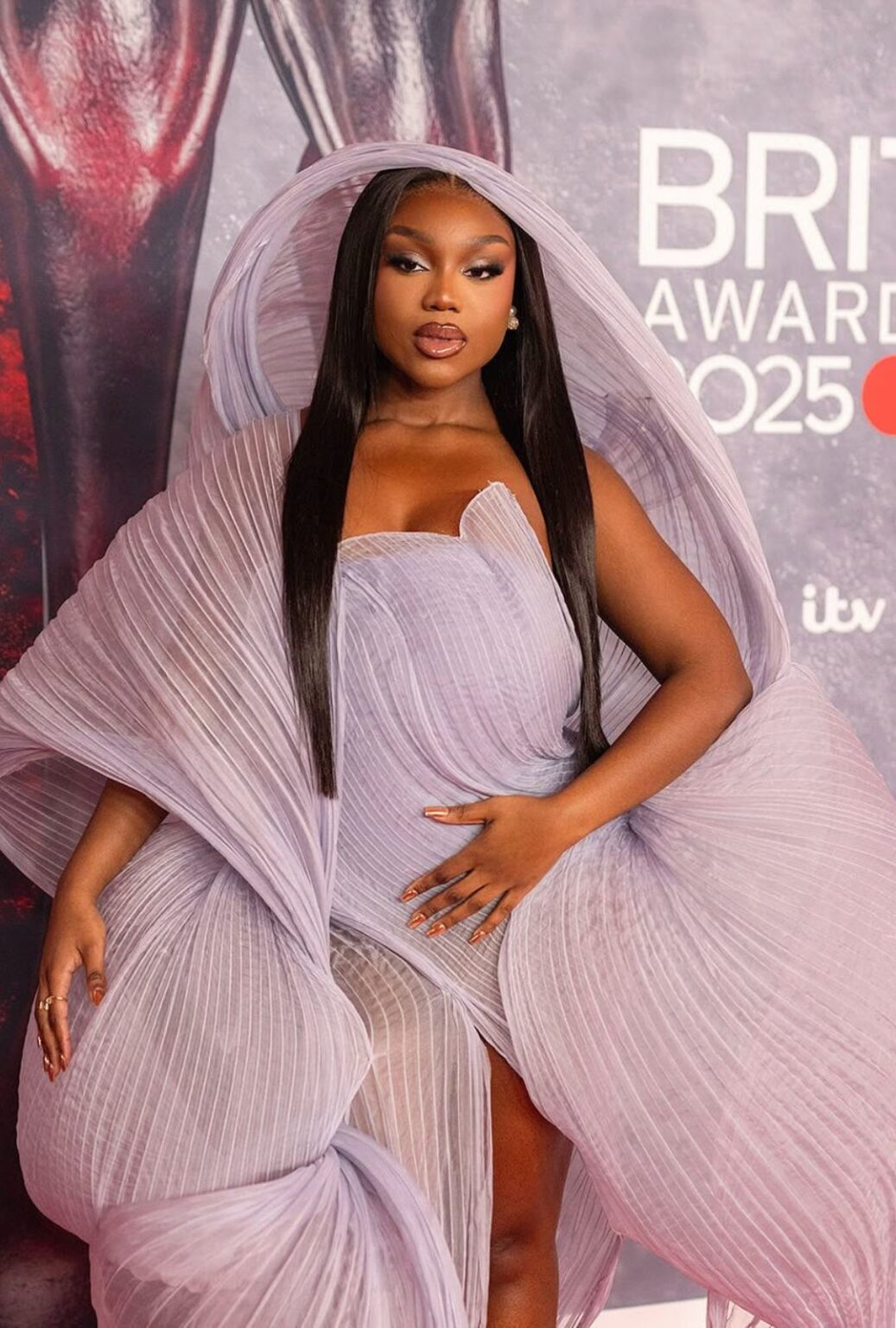Mejores looks de los Brit Awards 2025 - Marie Claire México
