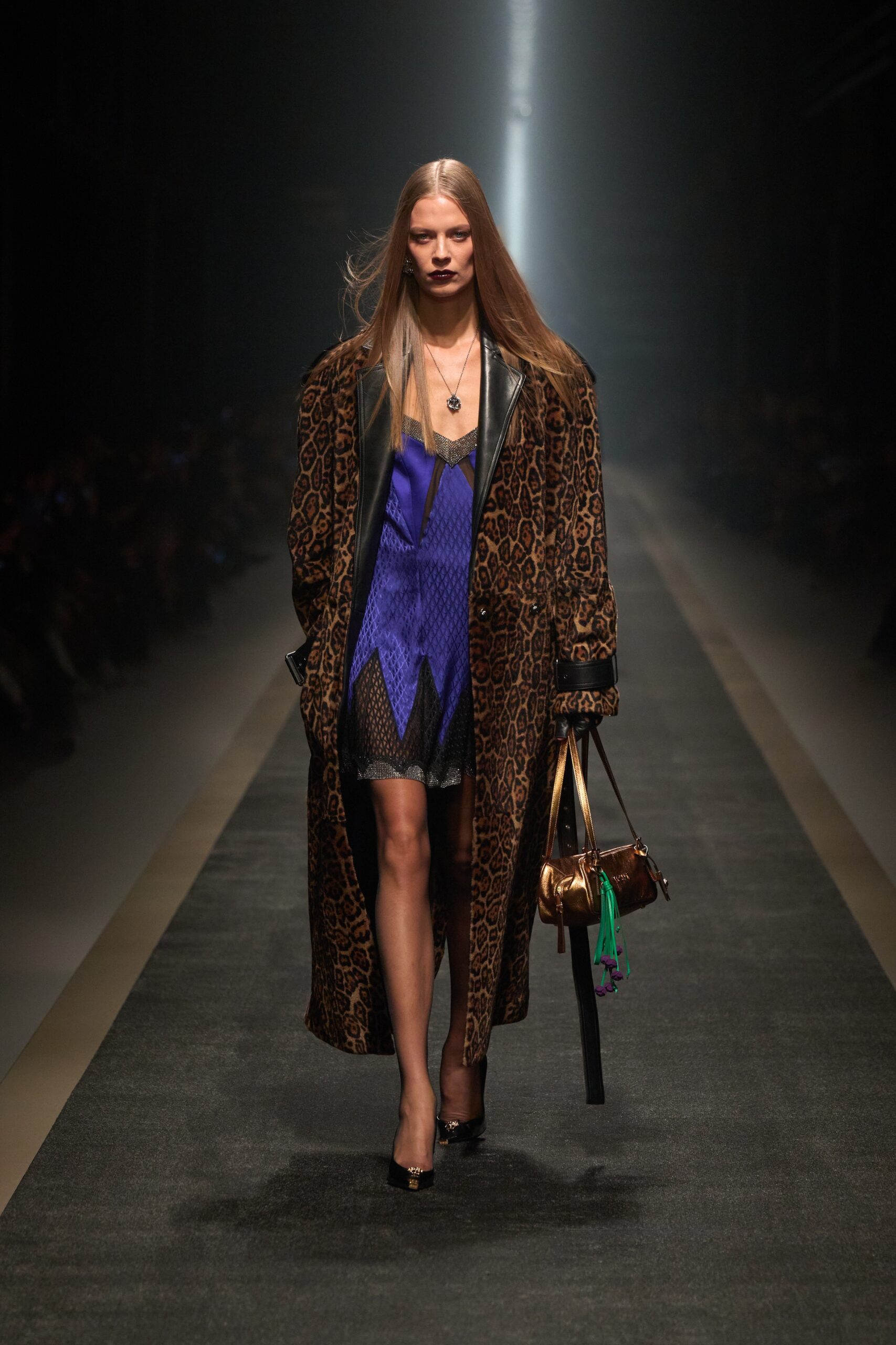 Versace Otoño-Invierno 2025: Un homenaje a su ADN