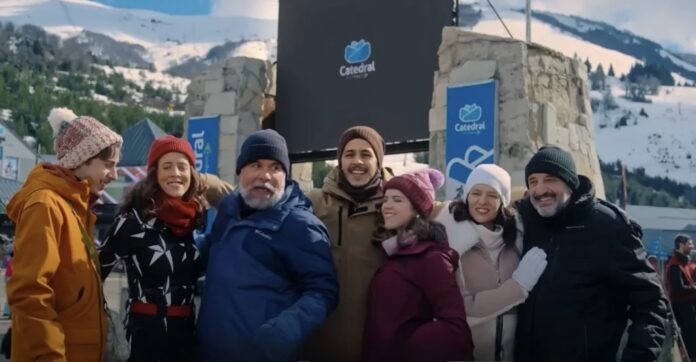 Casi familia: Reparto, Sinopsis y Dónde ver la serie de Netflix