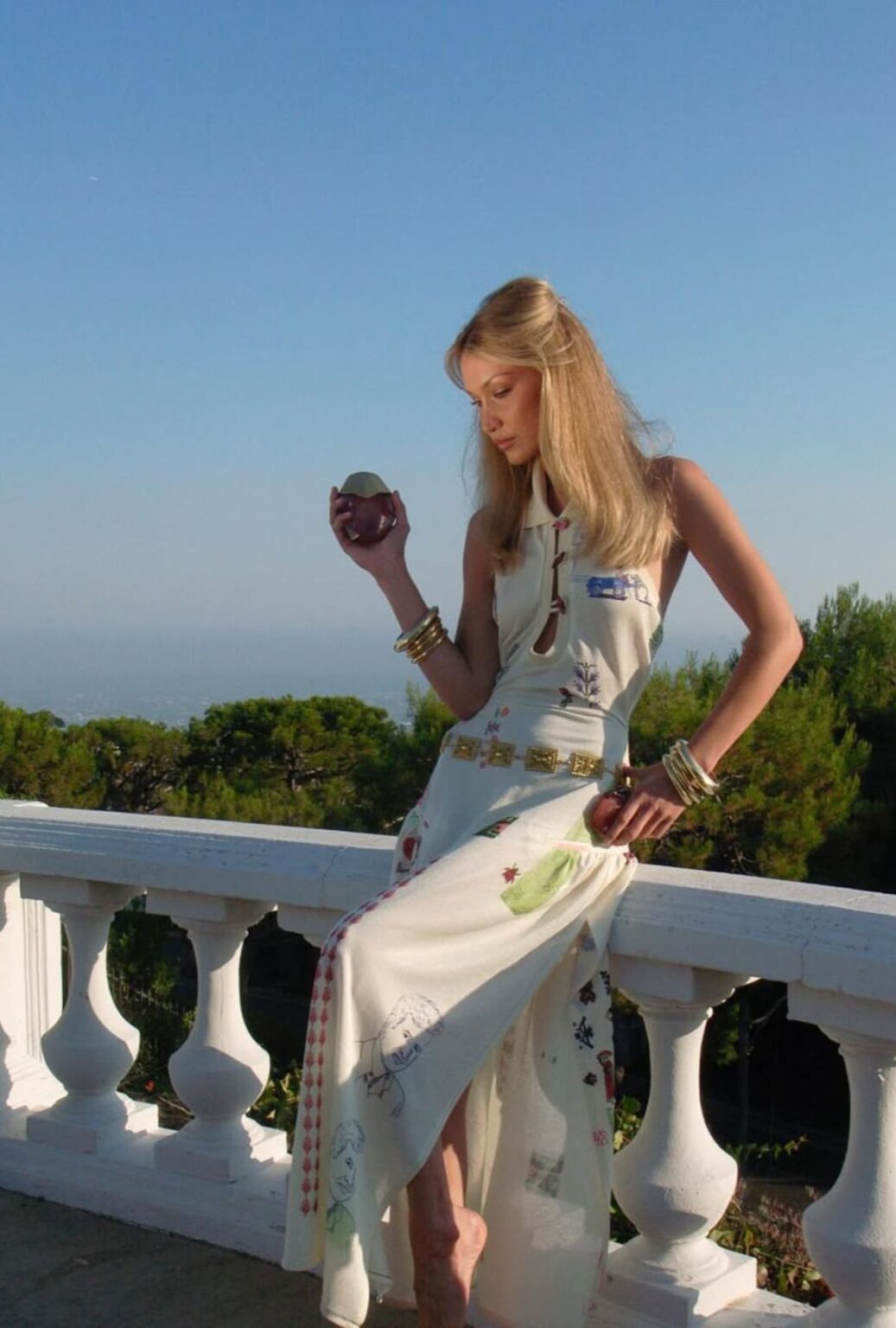 Bella Hadid lanza Eternal Roots y amplía el universo Orebella