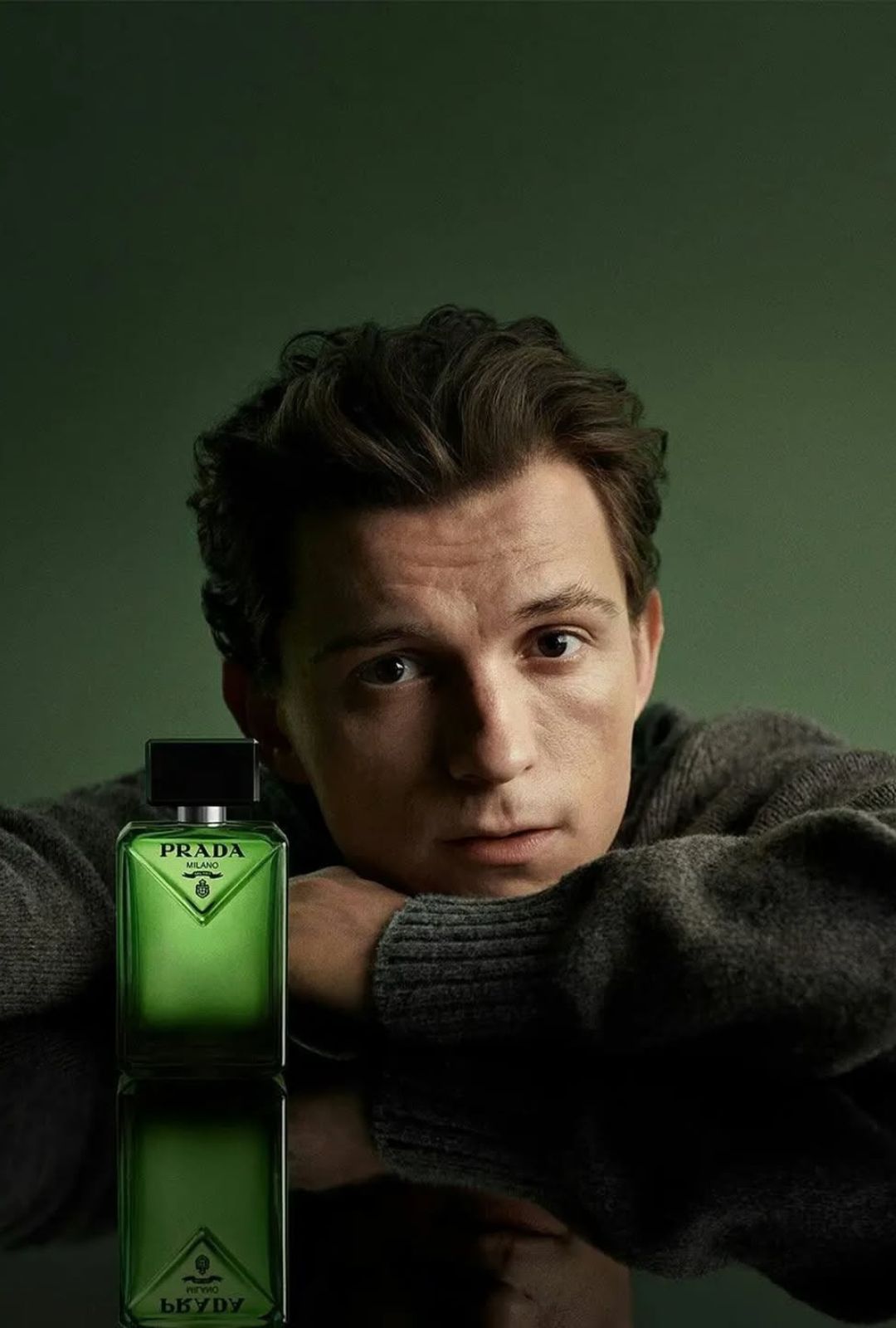 Prada lanza Paradigme: su fragancia masculina con Tom Holland