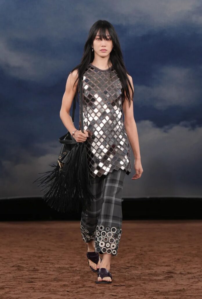 Burberry SS26: Una colección que presenta su verano más audaz