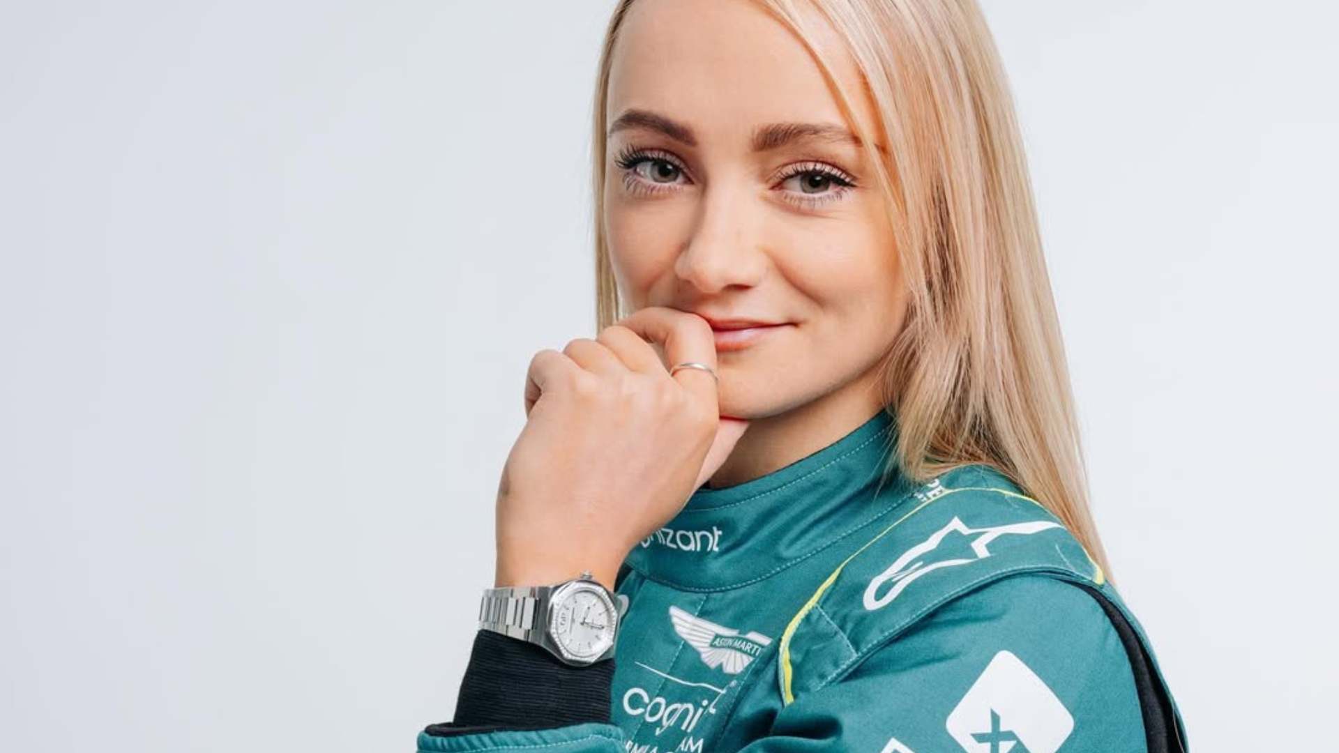 ¿Quién es Jessica Hawkins? la piloto británica de Aston Martin