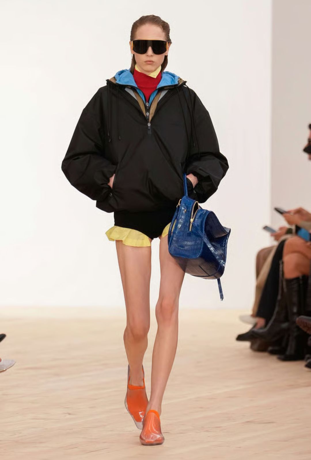 Loewe SS26: todo sobre el debut de McCollough y Hernández