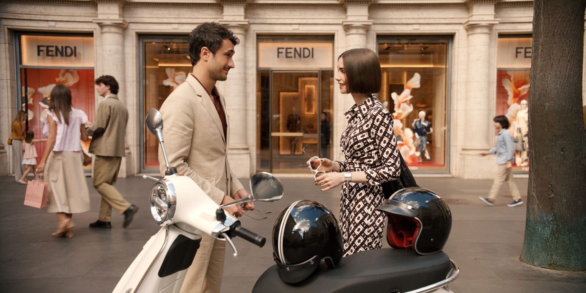Los mejores looks de la quinta temporada de Emily in Paris